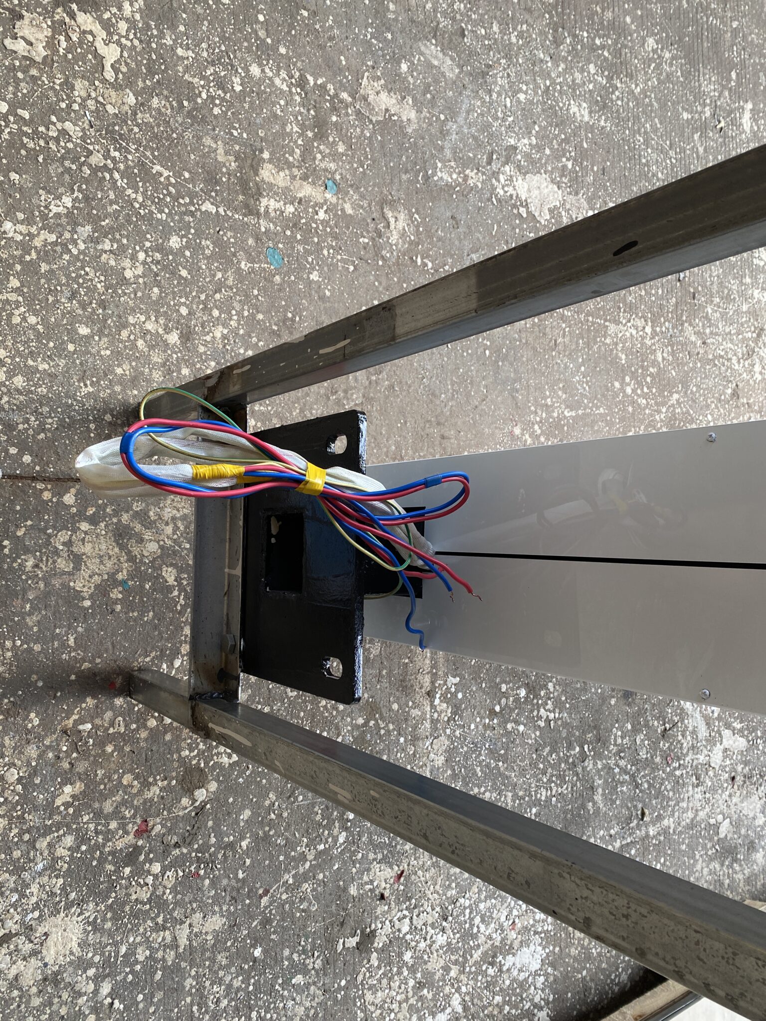 Double-sided Pylon Sign – zzcsign